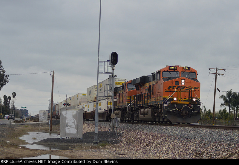 BNSF 7041